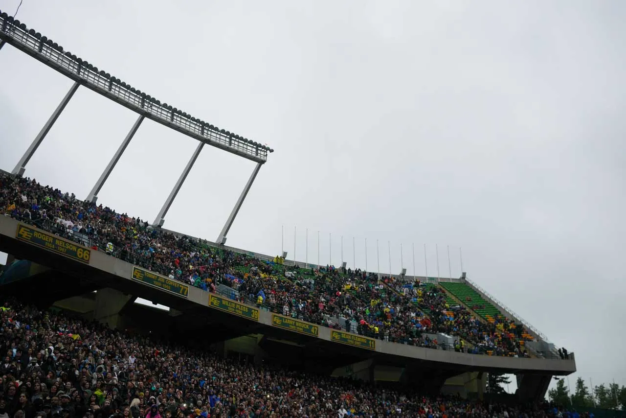 How to Enjoy an Outdoor Concert in the Rain